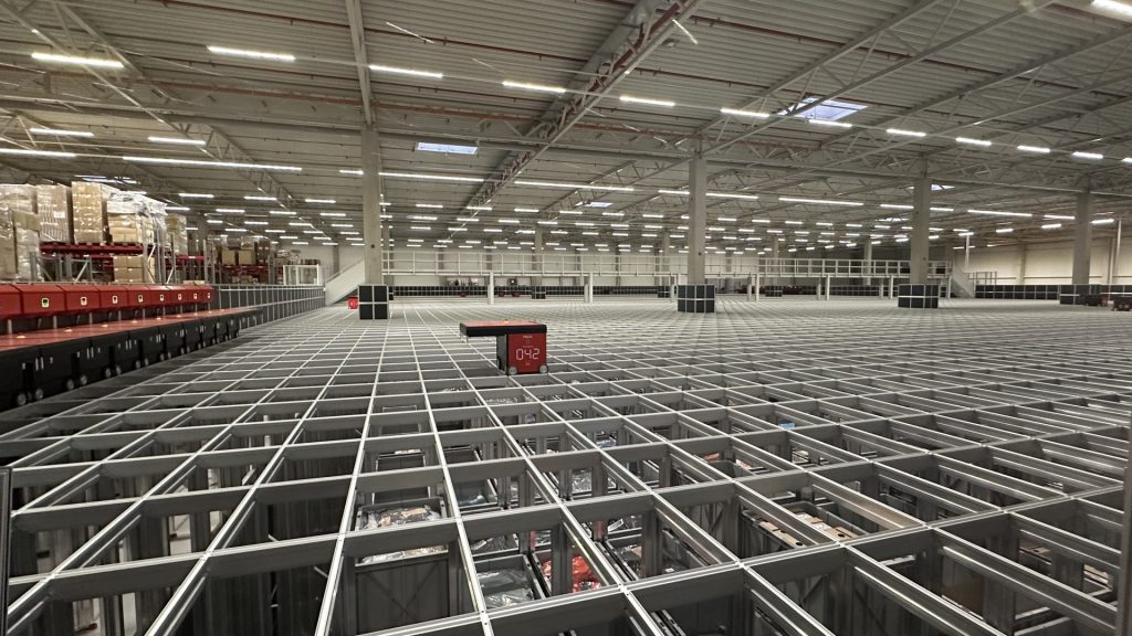 A new centrepiece: Fenix Outdoor implements AutoStore™ system with AM ...