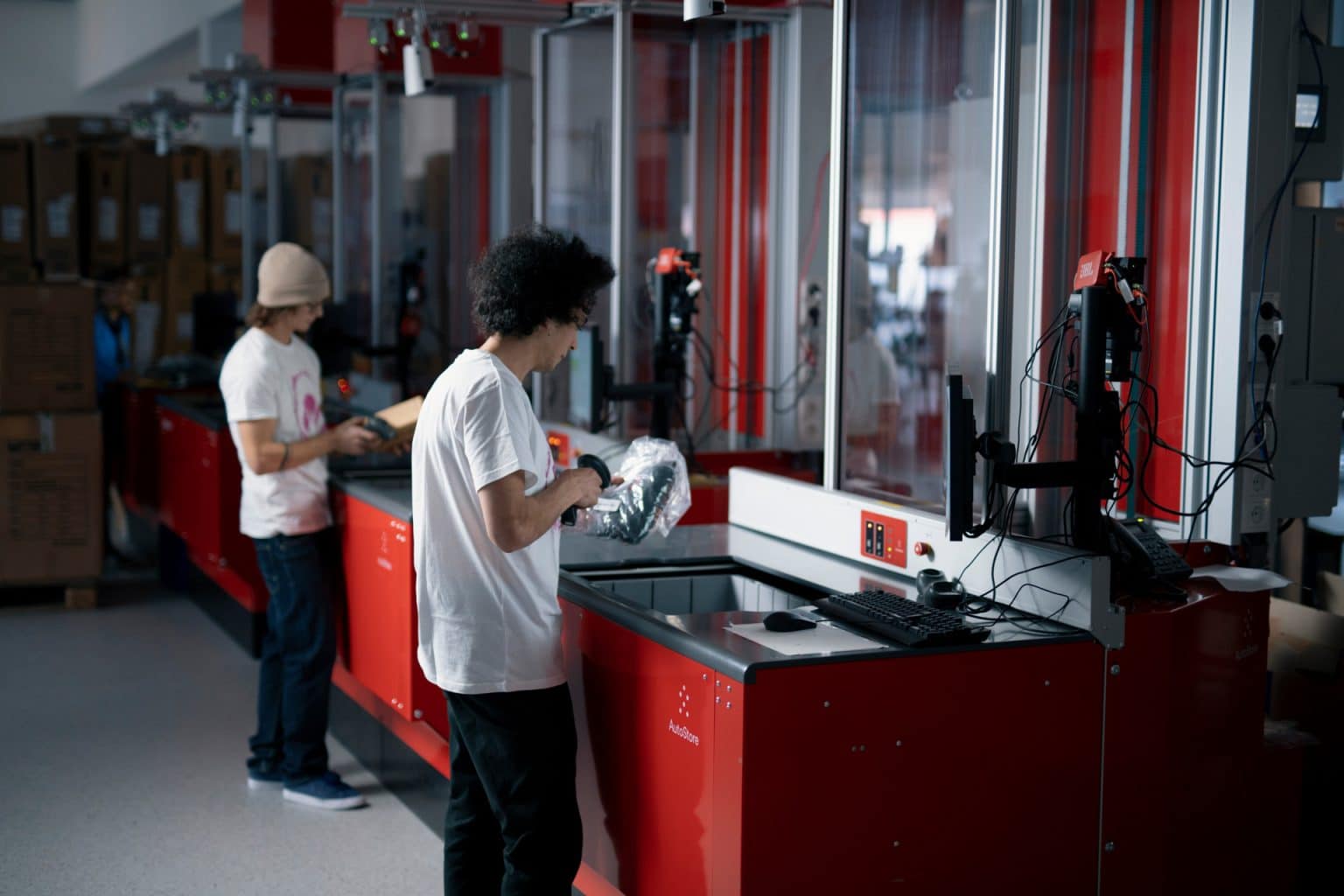 AutoStore Workstations (Ports) - Reesink Logistic Solutions